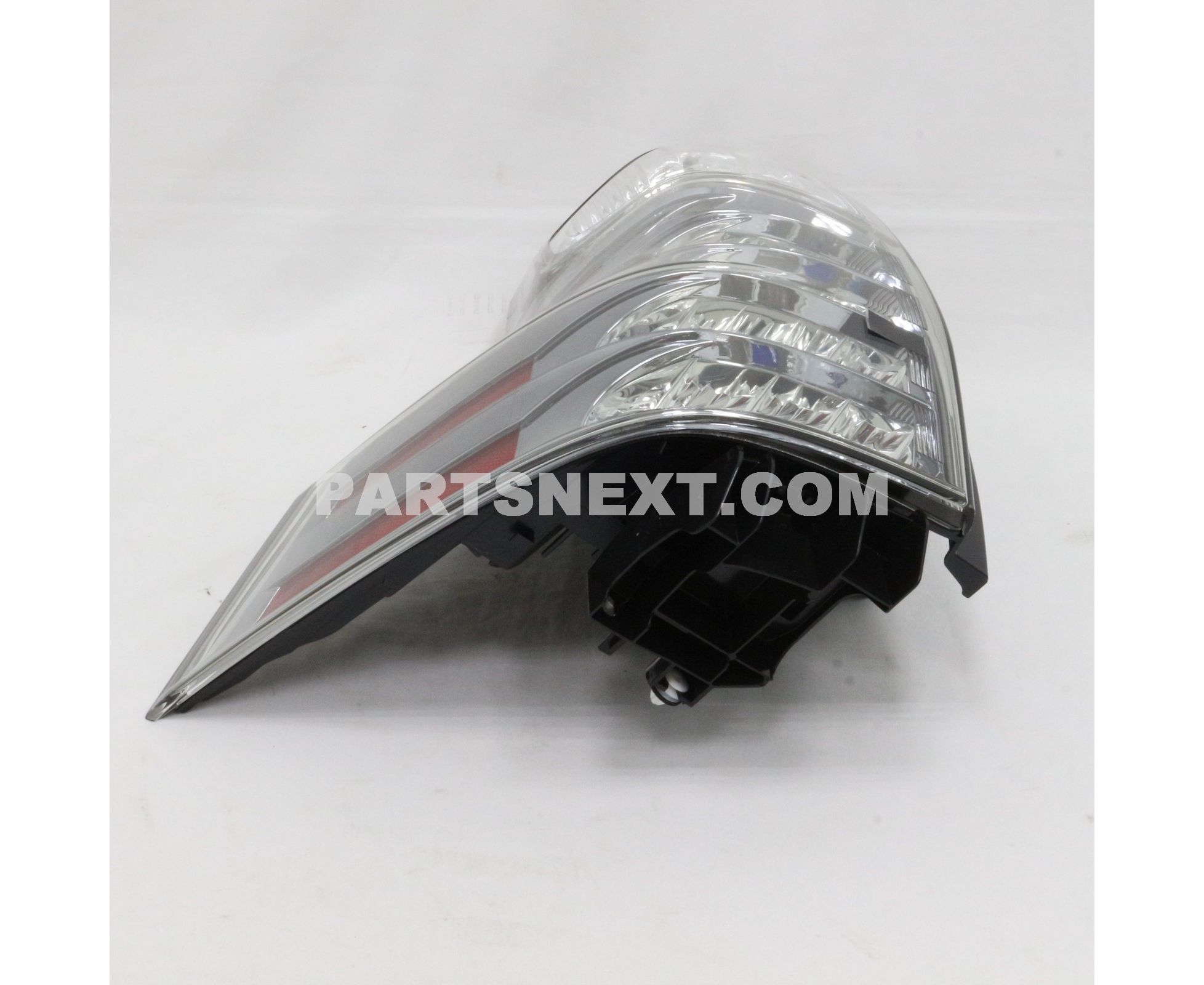 Toyota :: 81561-60B21 LENS & BODY RR