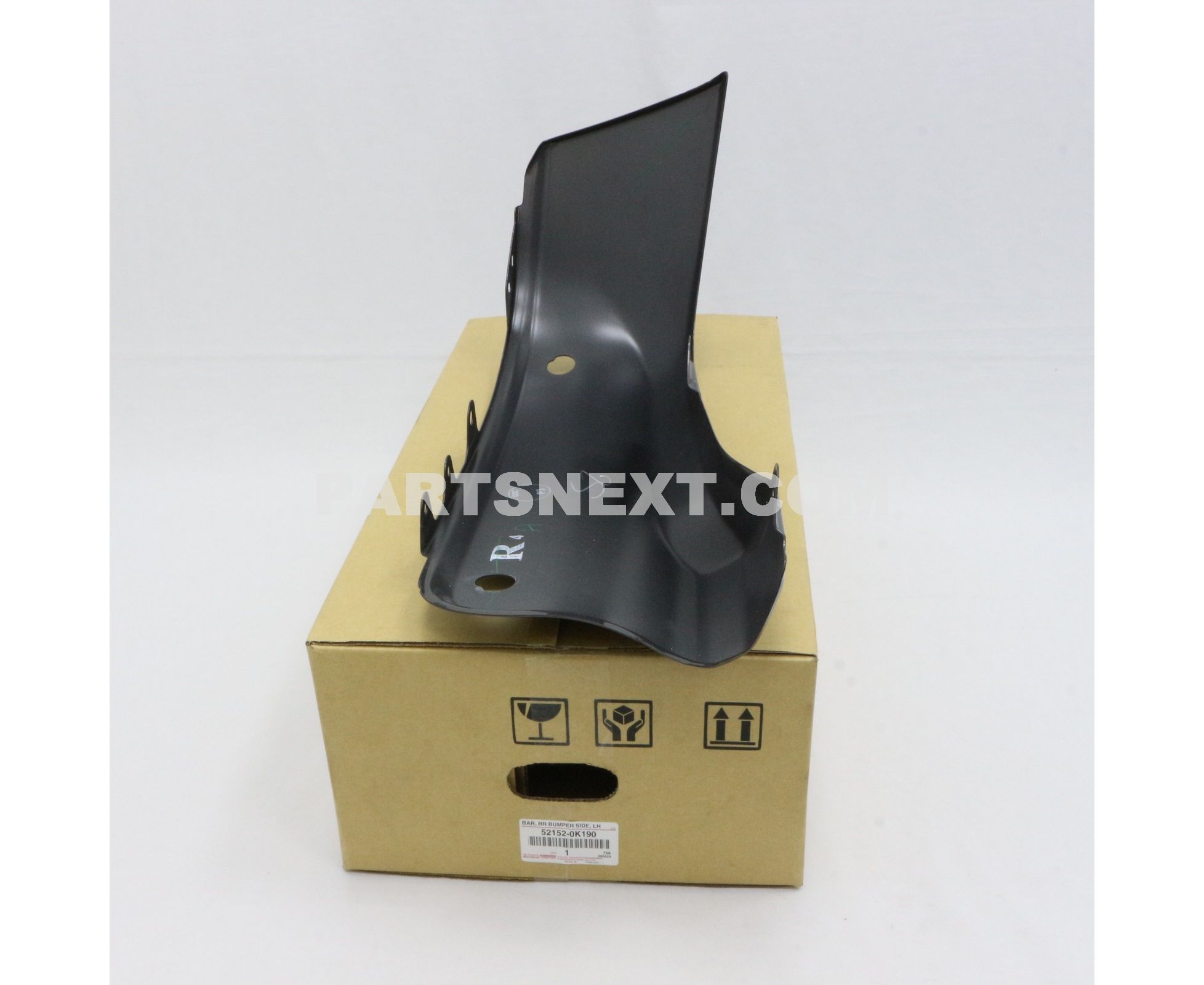 Toyota :: 52152-0K190 BAR RR BUMPER SIDE