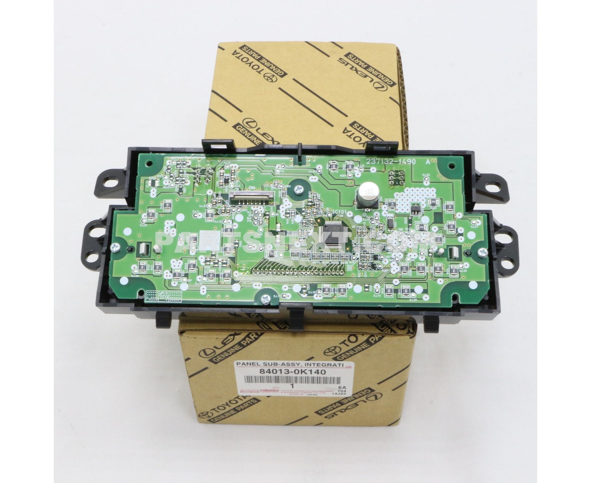 Toyota :: 84013-0K140 PANEL SUB-ASSY, INTEGRATION