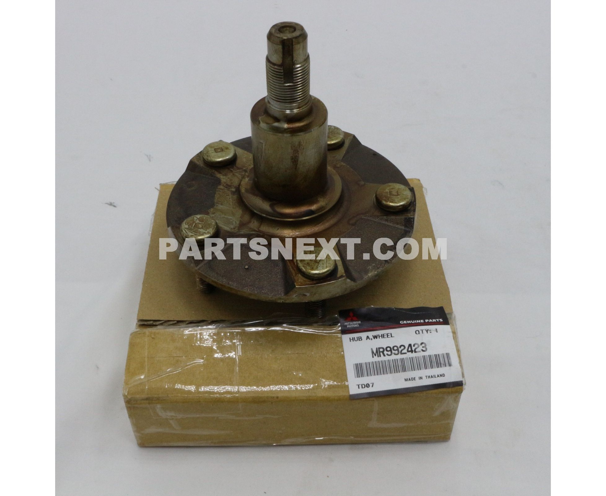 Mitsubishi :: MR992423 HUB ASSY,FR WHEEL