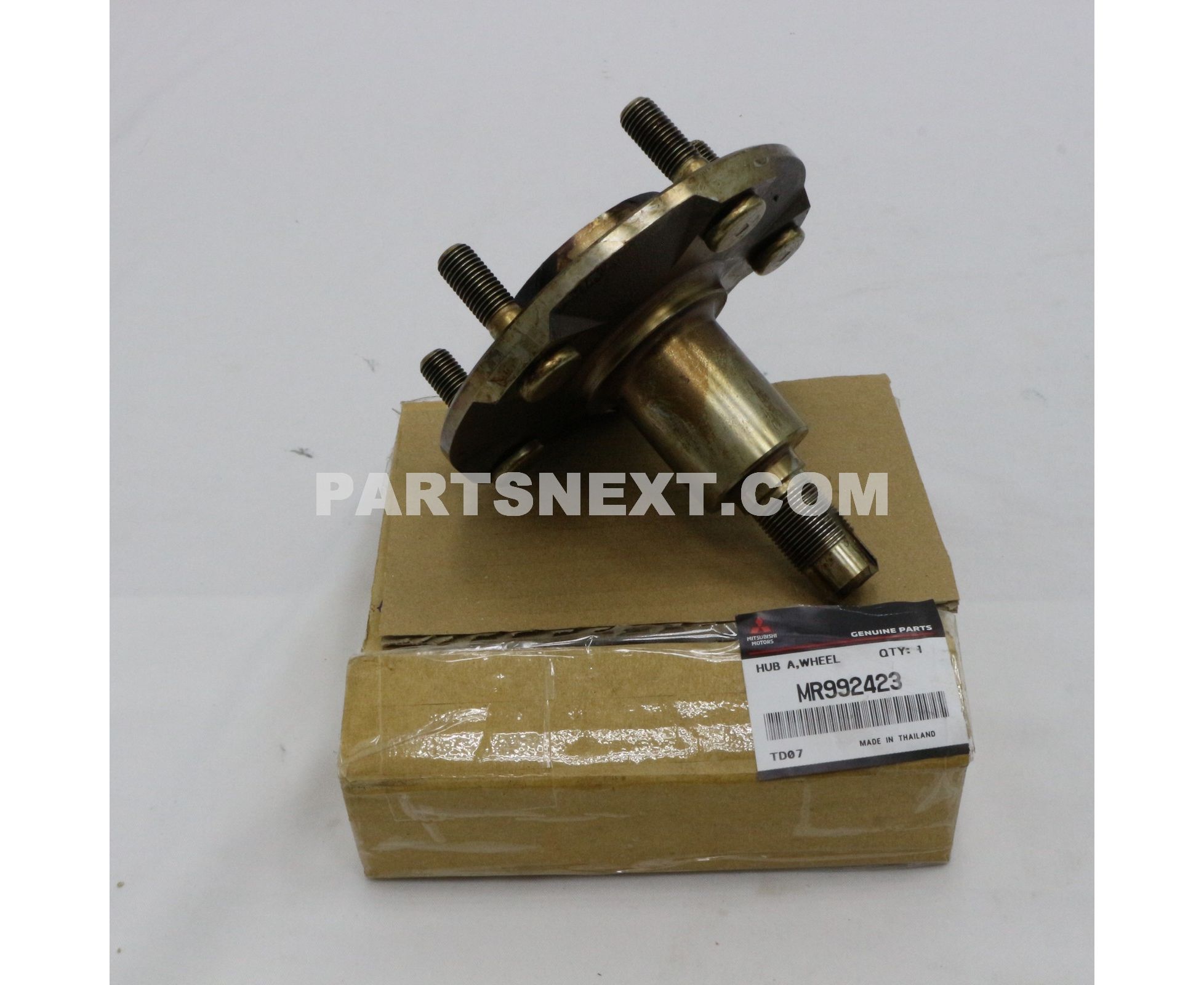 Mitsubishi :: MR992423 HUB ASSY,FR WHEEL