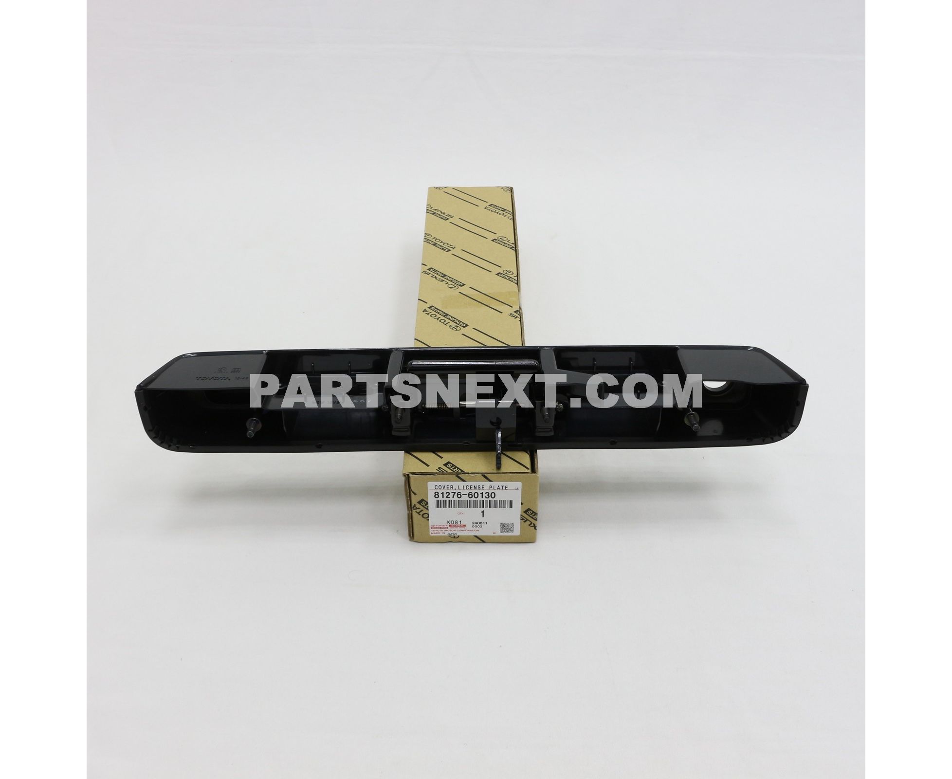 Toyota :: 81276-60130 COVER, LICENSE PLATE LAMP