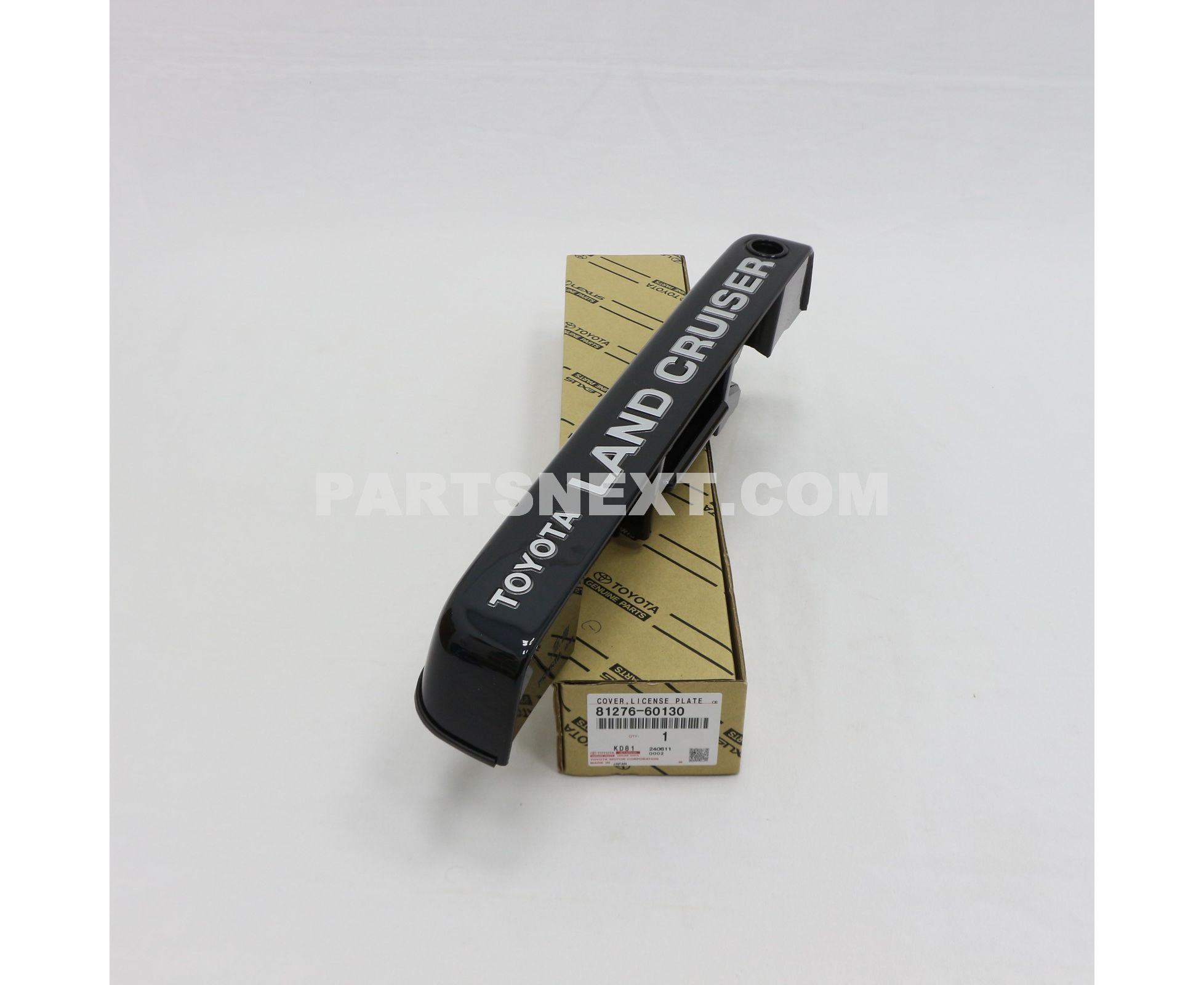 Toyota :: 81276-60130 COVER, LICENSE PLATE LAMP