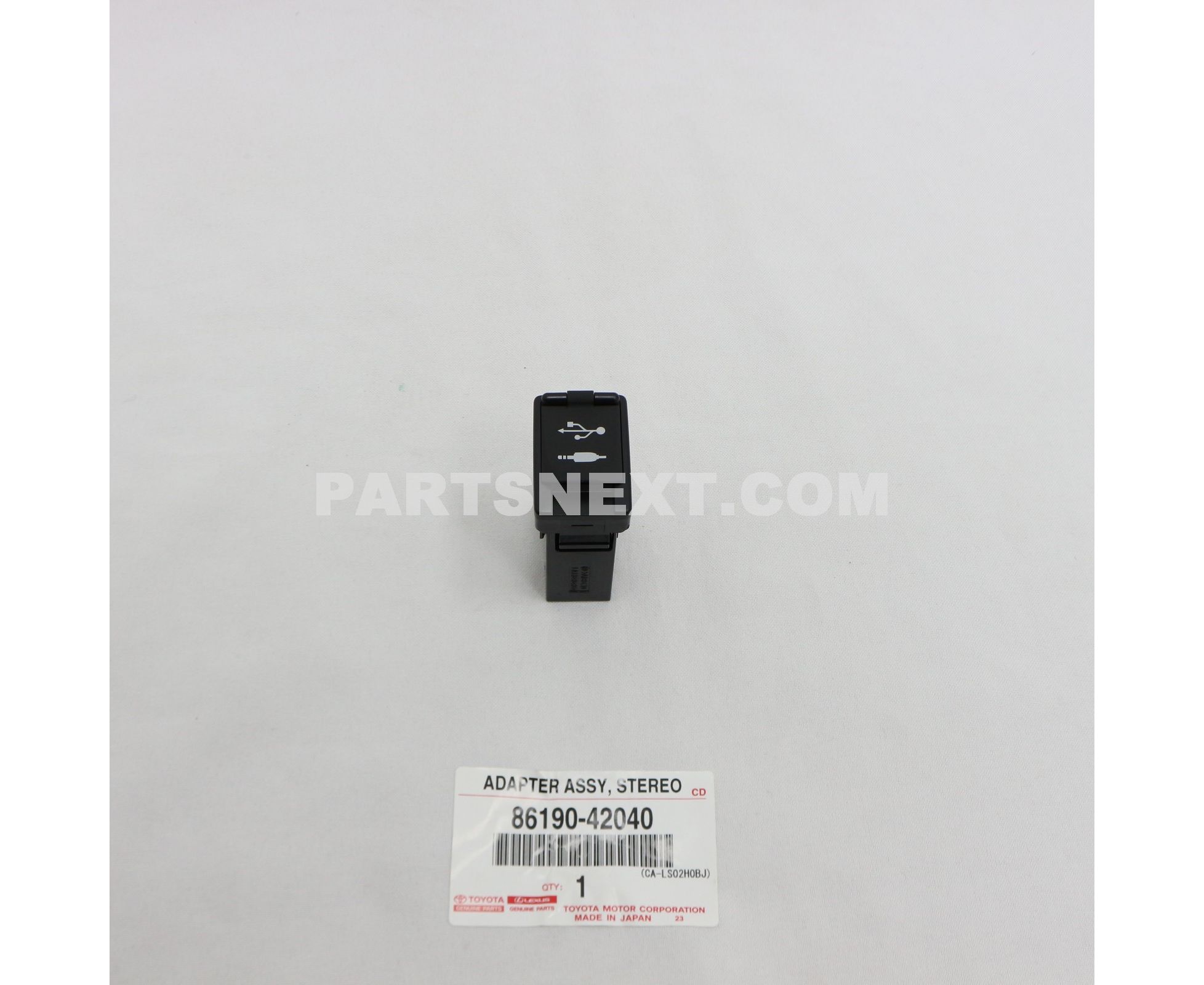 Toyota :: 86190-42040 ADAPTER ASSY, STEREO JACK, NO.1