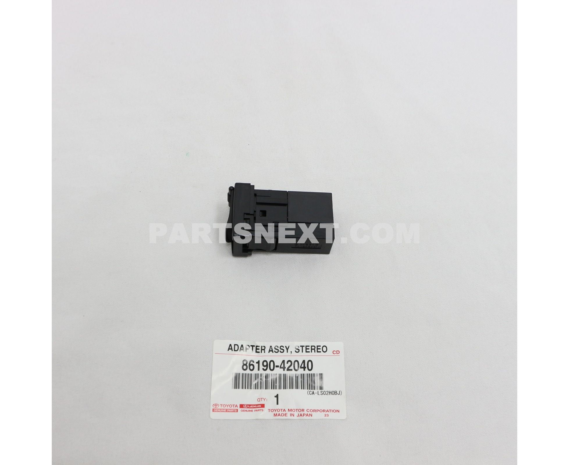 Toyota :: 86190-42040 ADAPTER ASSY, STEREO JACK, NO.1