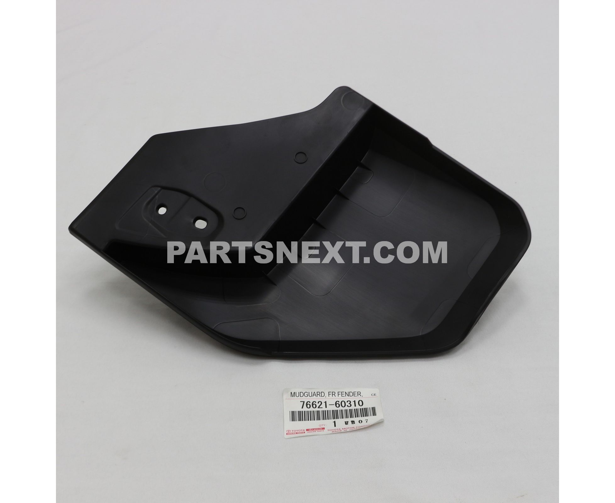 Toyota :: 76621-60310 MUDGUARD FR FENDER