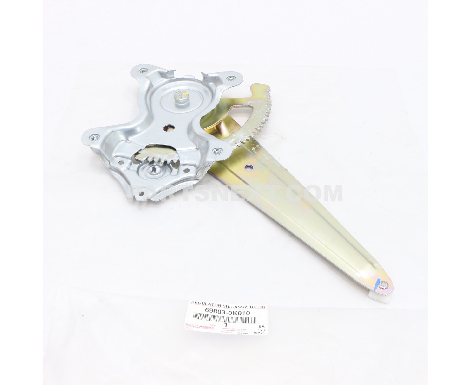 Toyota :: 69803-0K010 REGULATOR SUB-ASSY, REAR DOOR WINDOW, RH