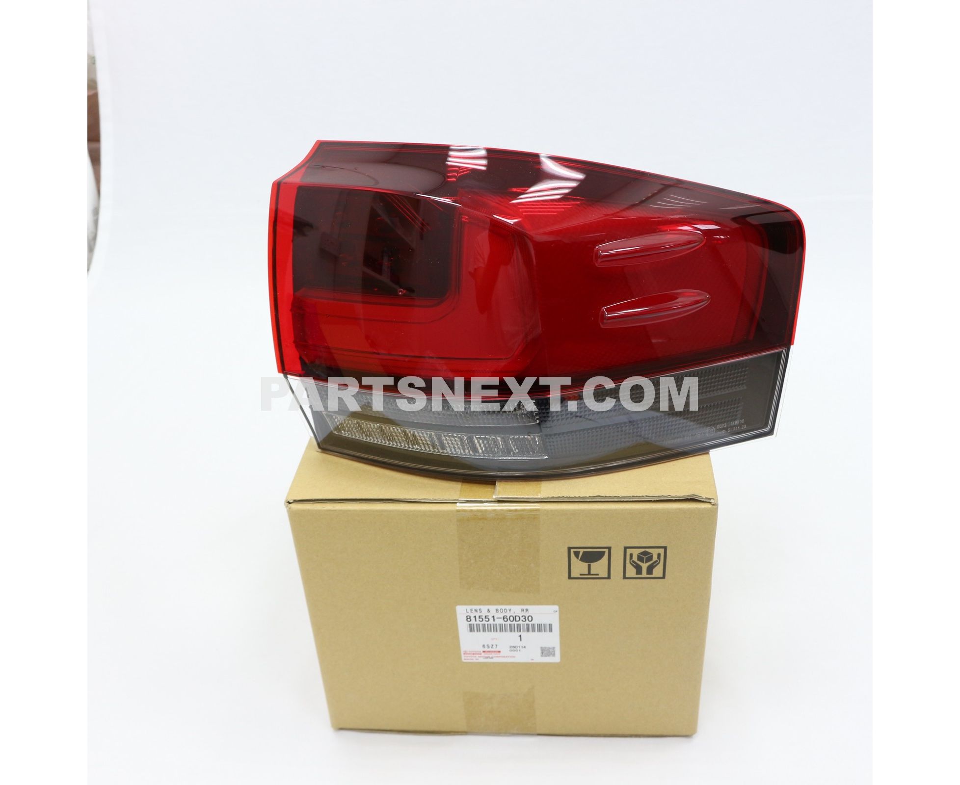 Toyota :: 81551-60D30 LENS & BODY RR