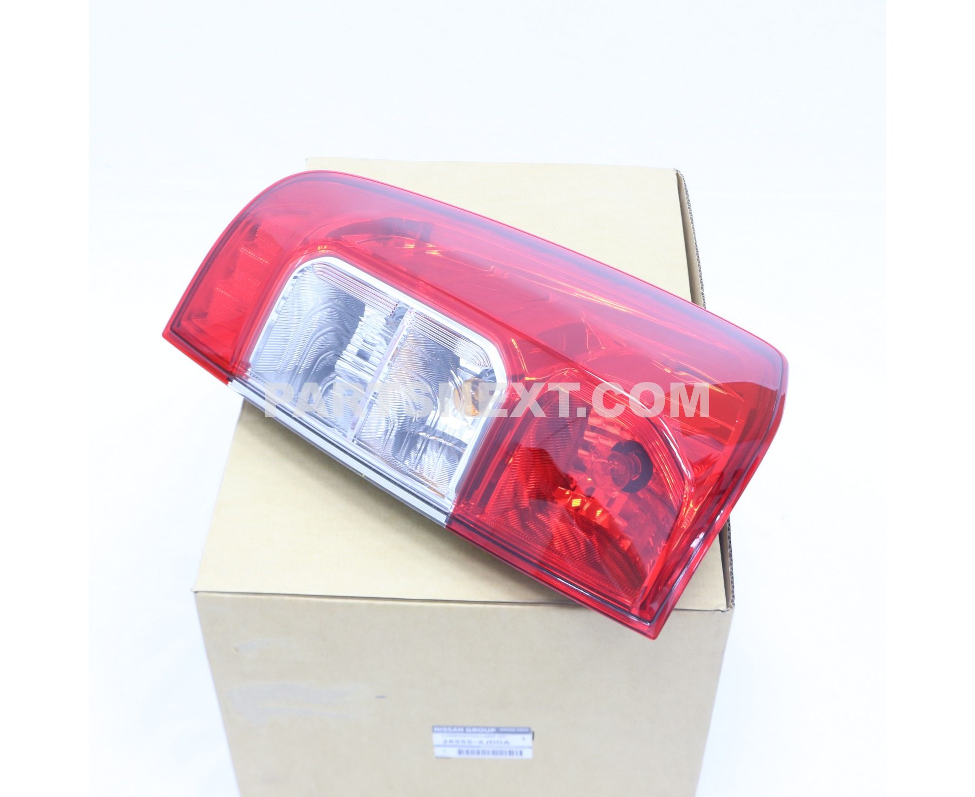 Nissan :: 26555-4JD0A LAMP COMB RR,LH