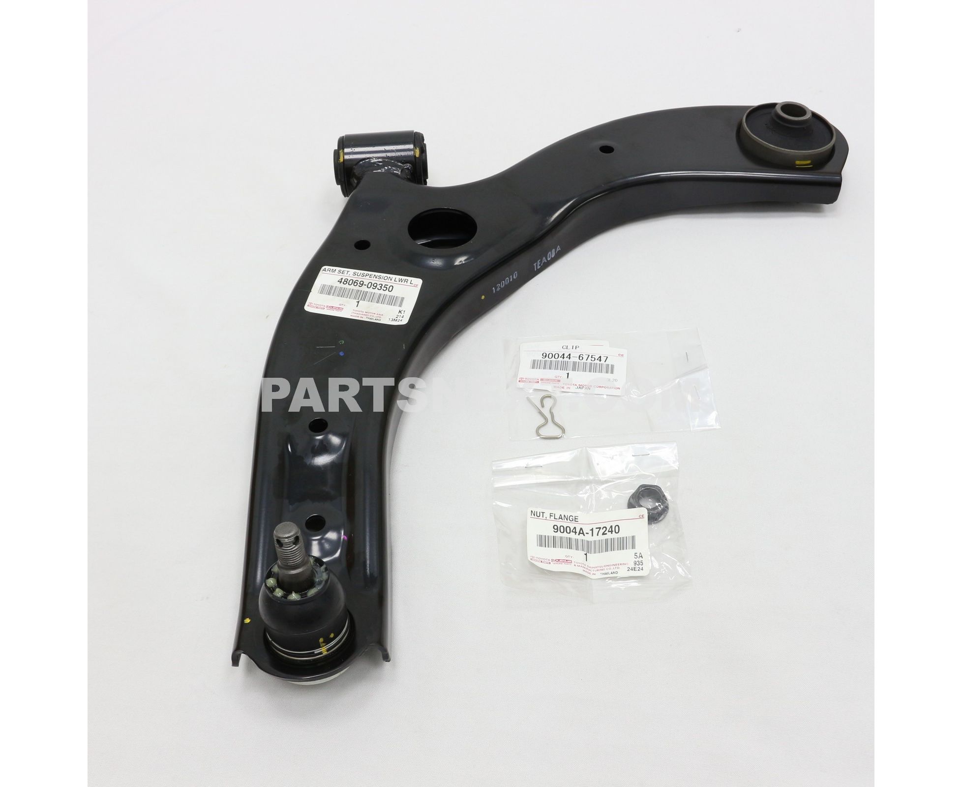 Toyota :: 48068-09350 ARM SET SUSPENSION