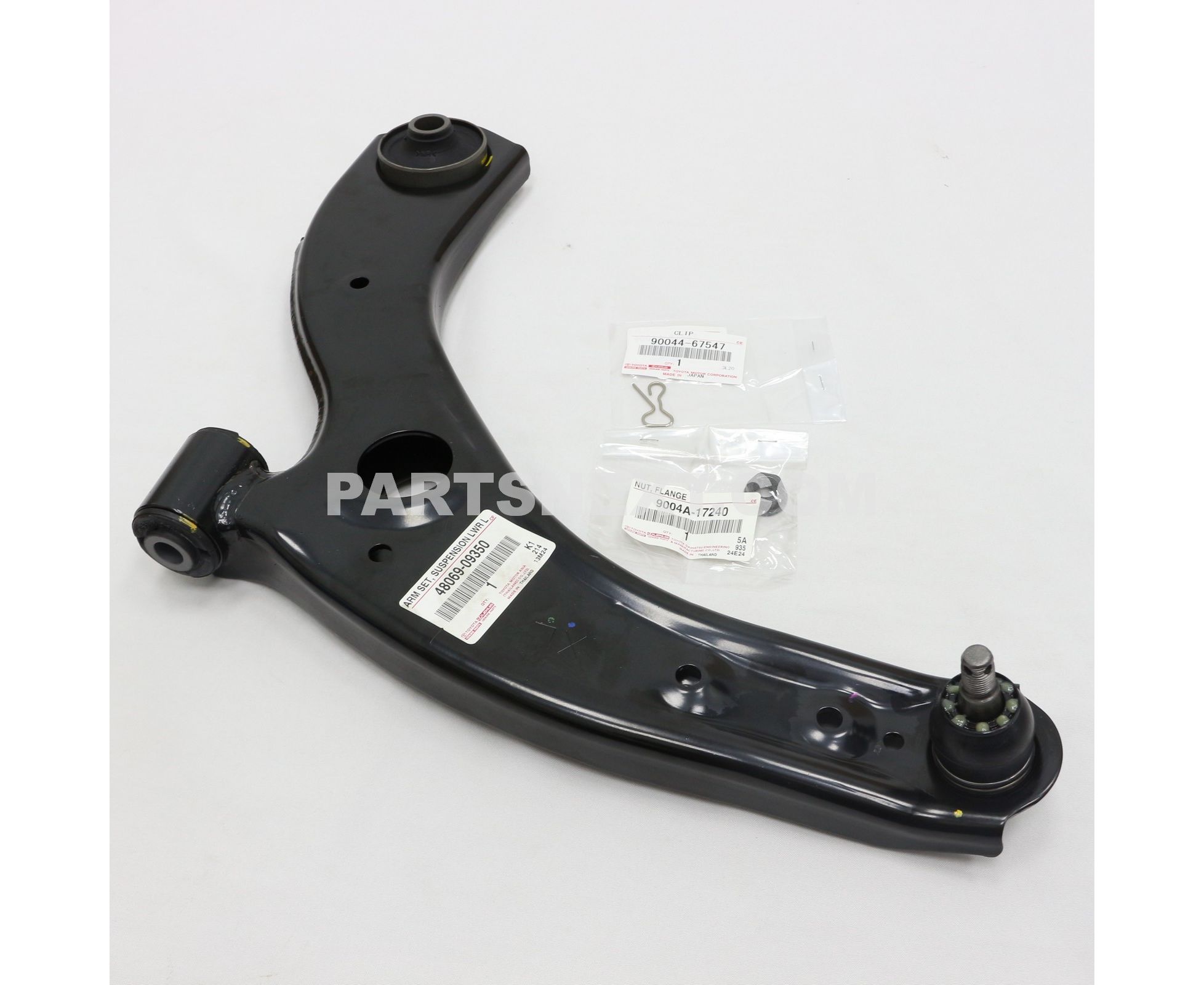 Toyota :: 48068-09350 ARM SET SUSPENSION