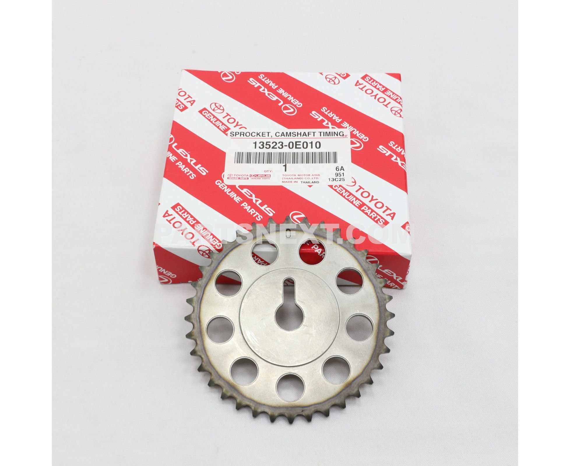Toyota :: 13523-0E010 SPROCKET CAMSHAFT T