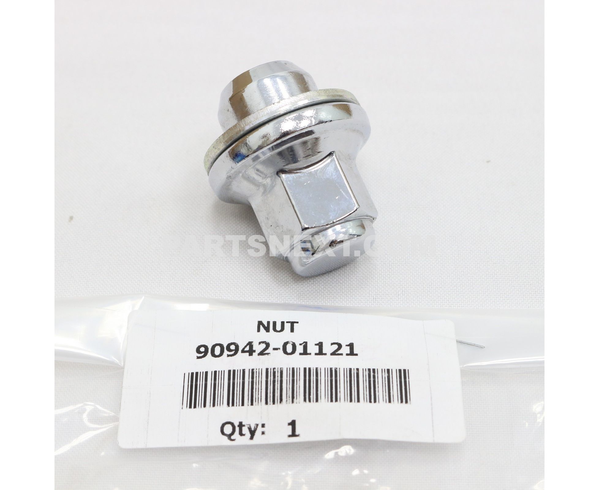 Toyota :: 90942-01121 NUT HUB W/WASHER