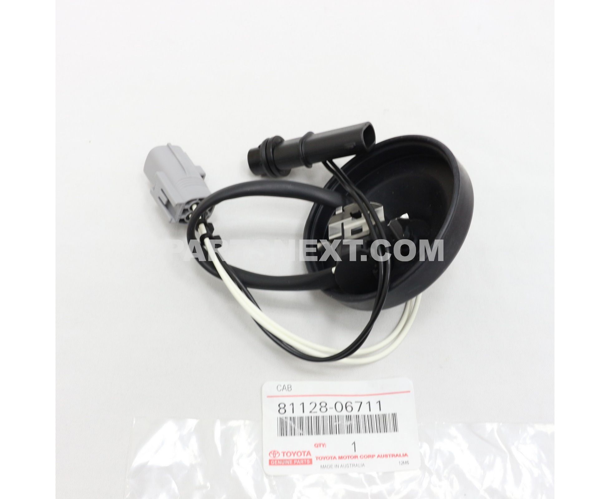 Toyota :: 81128-06711 SOCKET, HEADLAMP BULB